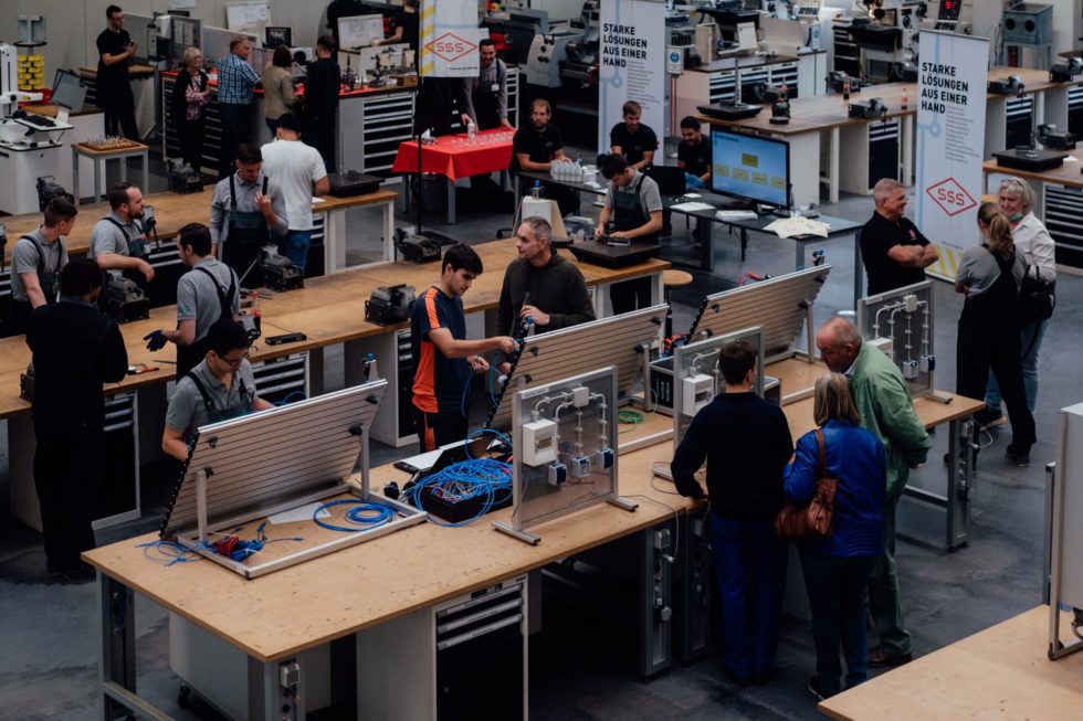 Bericht über den Tag der offenen Tür bei AZH bei Homburg 1 - AZH ...